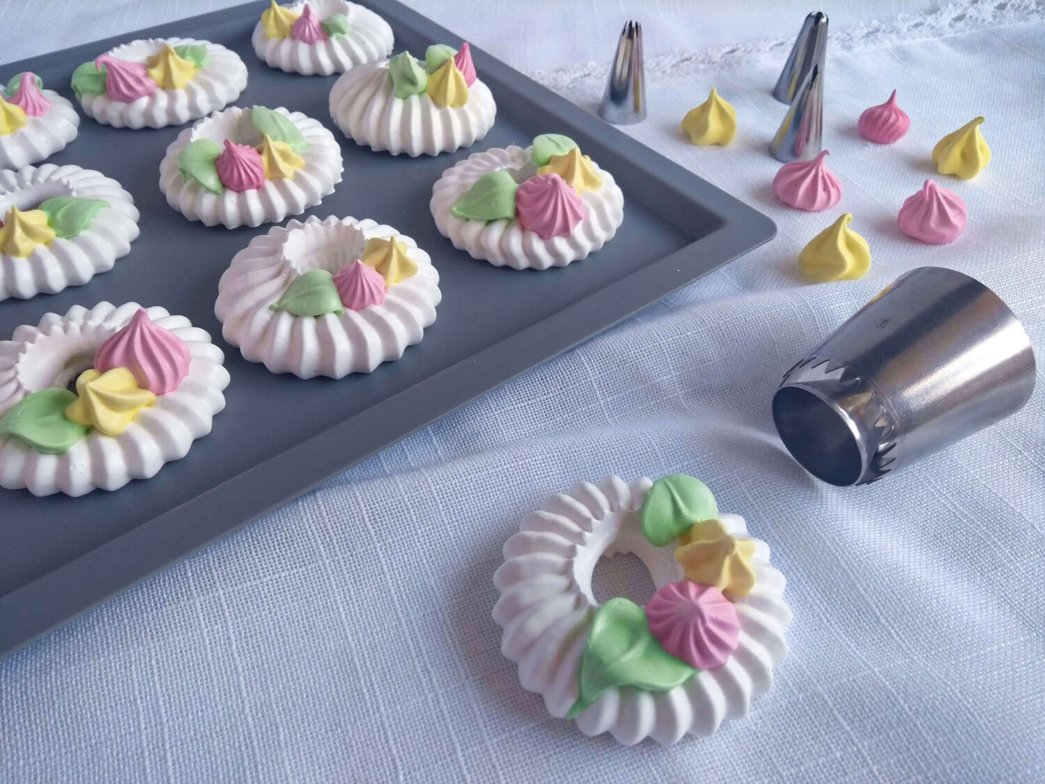 Jak zrobić bezy sułtańskie czyli okrągłe bezy z dziurką? Tutorial - Cake It