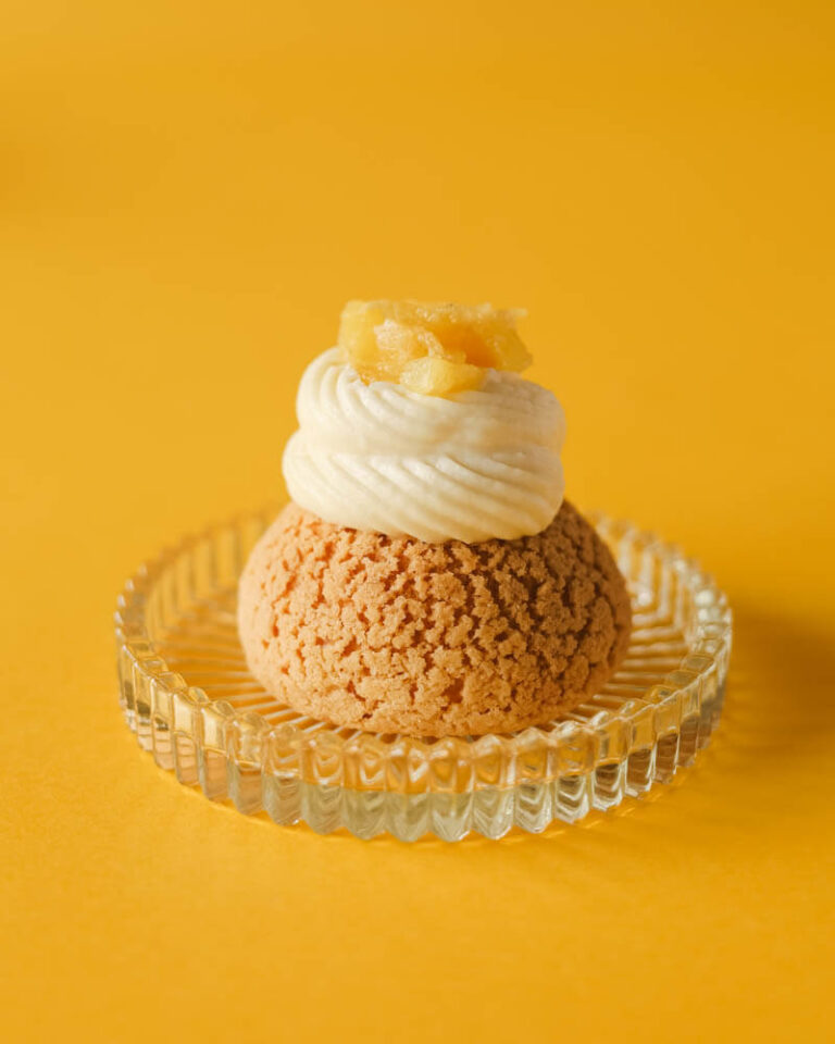 Ptysie pina colada z kremem kokosowym i karmelizowanym ananasem